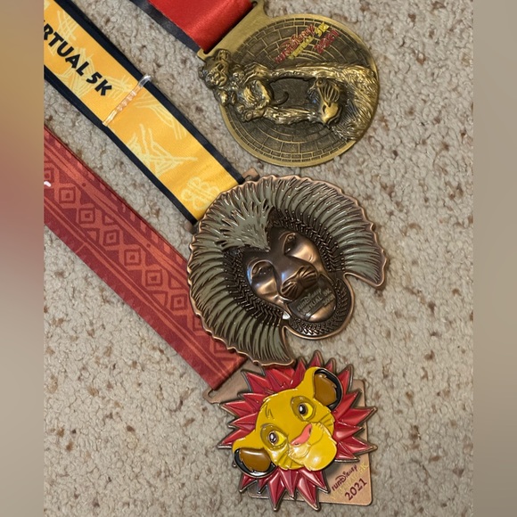 Disney | Accessories | Rundisney Lion King Virtual Running Series Medal ...
